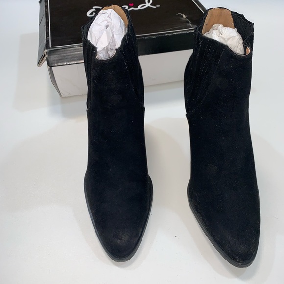 Qupid | Shoes | Qupid Black Suede Booties | Poshmark
